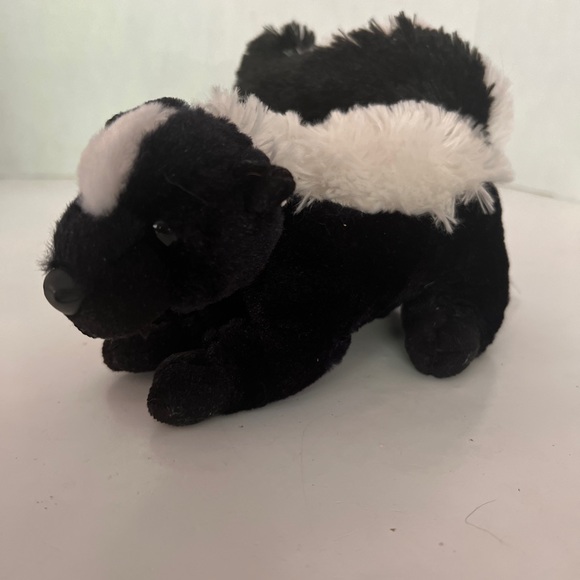 Aurora | Toys | Aurora World Skunk Plush 8 Black And White With Fluffy ...